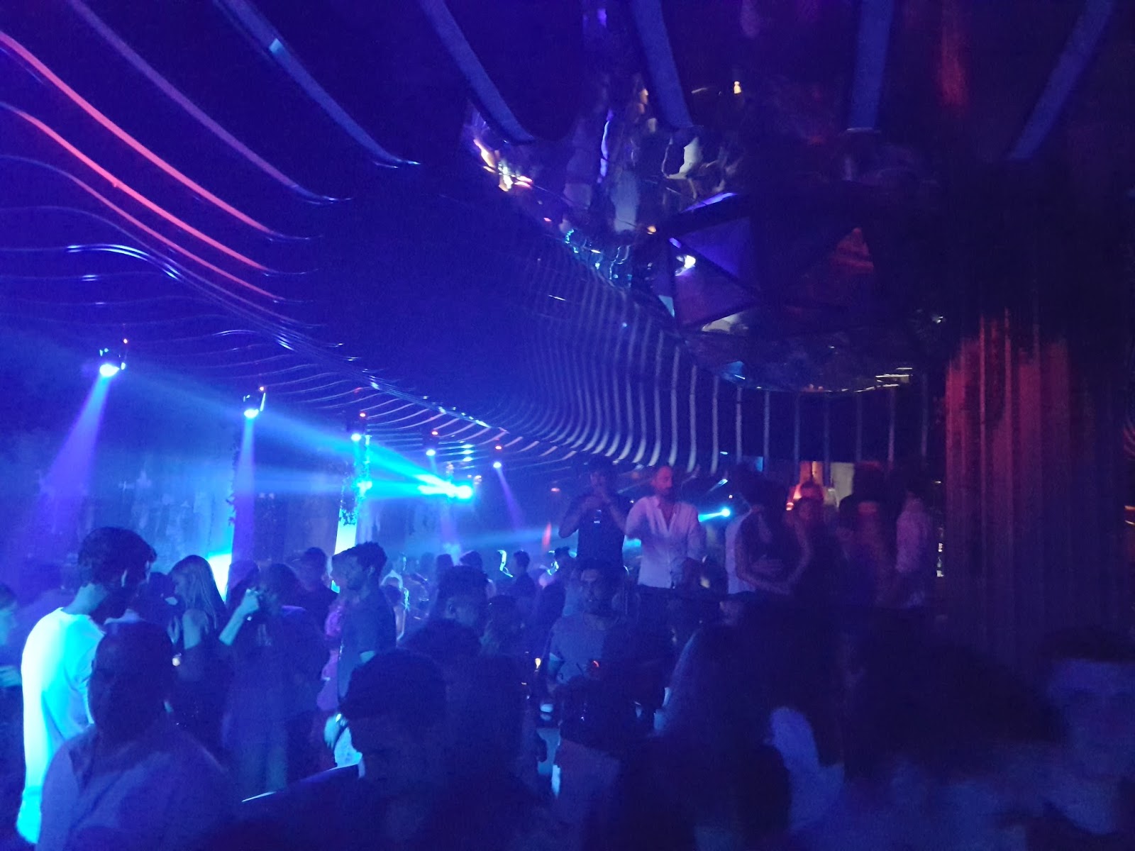 The Top 7 Nightclubs and Bars in Dubai You Need To Visit